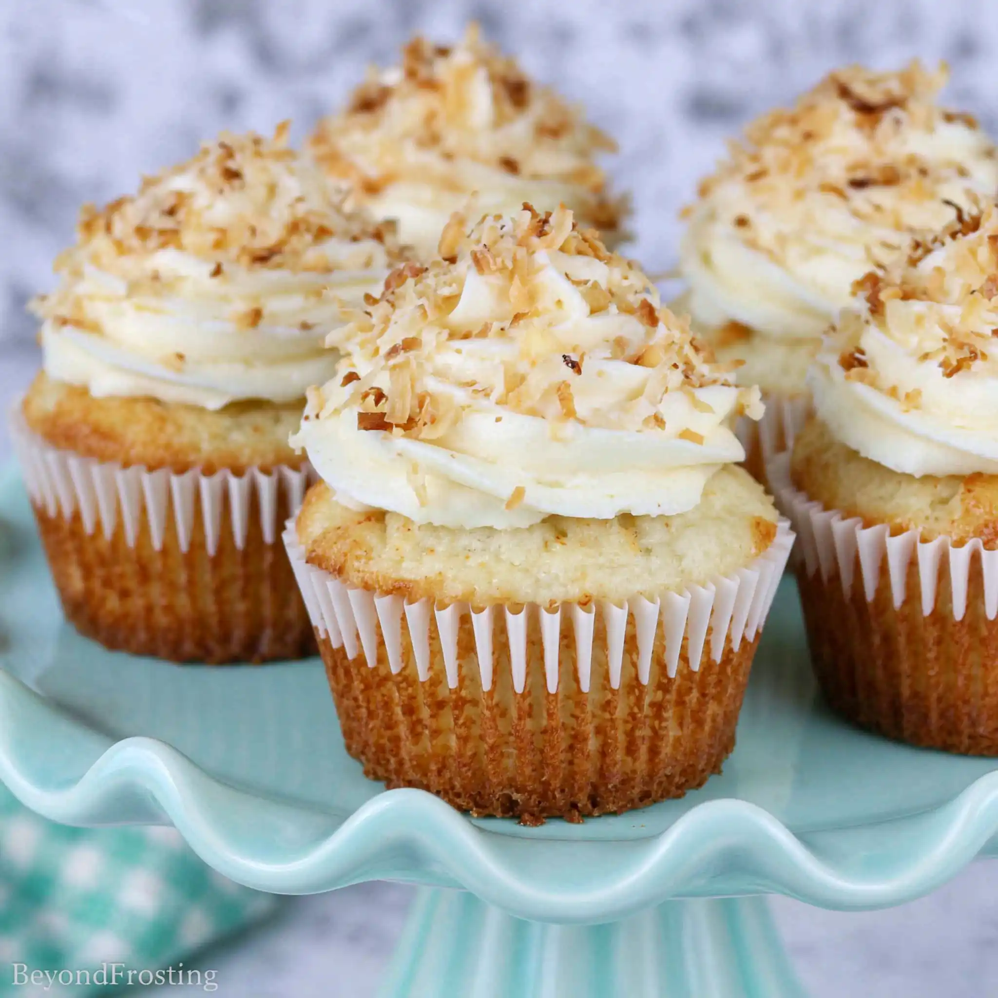 Coconut Cream Pie Cupcakes – Amazing 20-Cupcake Recipe