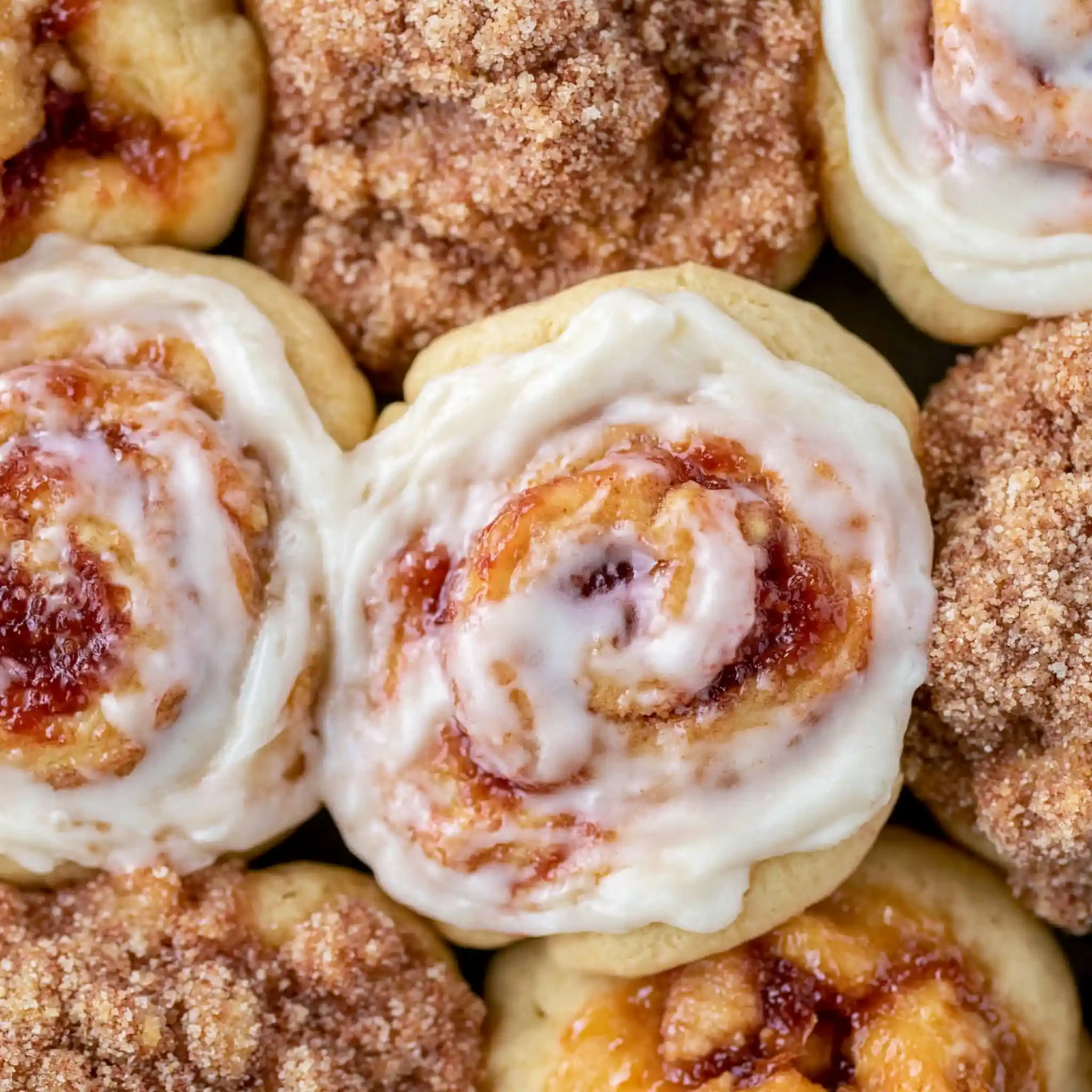 Peach Cobbler Cinnamon Rolls – Amazing 12-Roll Summer Recipe